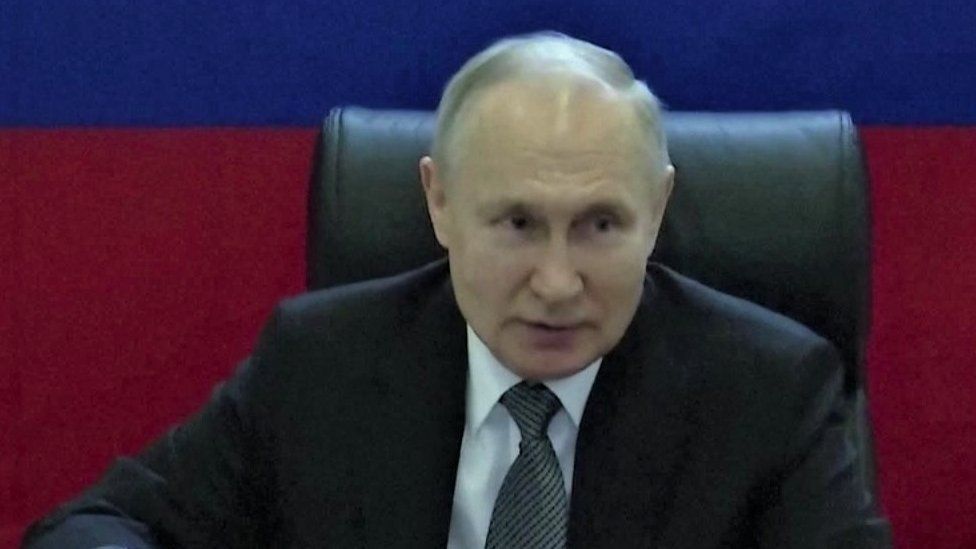 Ukraine war: Kyiv sets up positions across key Dnipro River - reports ...