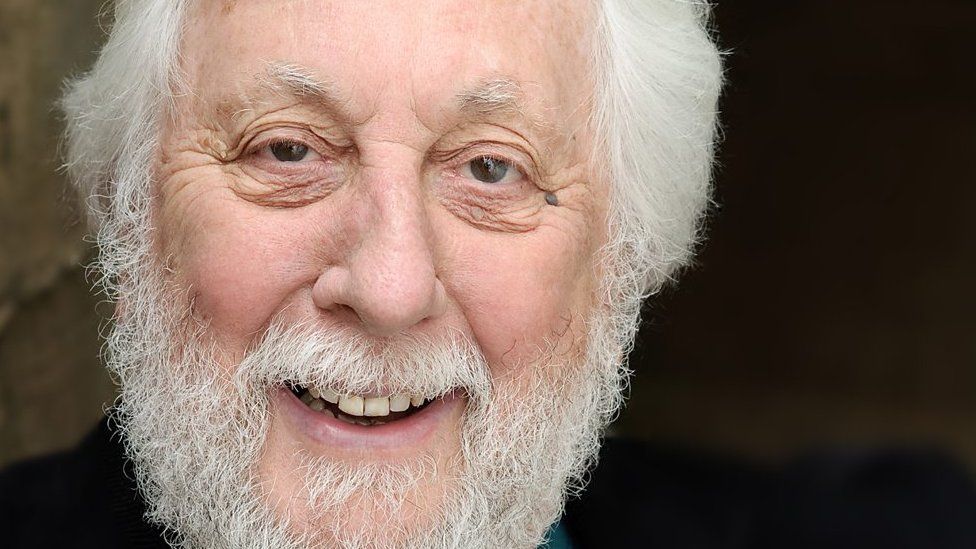 NI newspaper review: St Patrick's Day 'split' and scone tragedy - BBC News