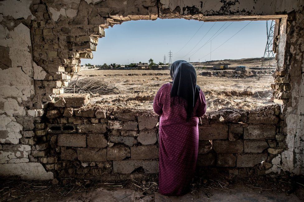 In pictures: Refugee crisis on show - BBC News