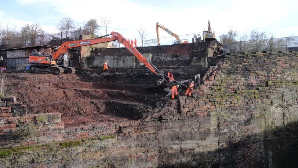 Liverpool Lime Street wall collapse: Station to reopen a day early ...