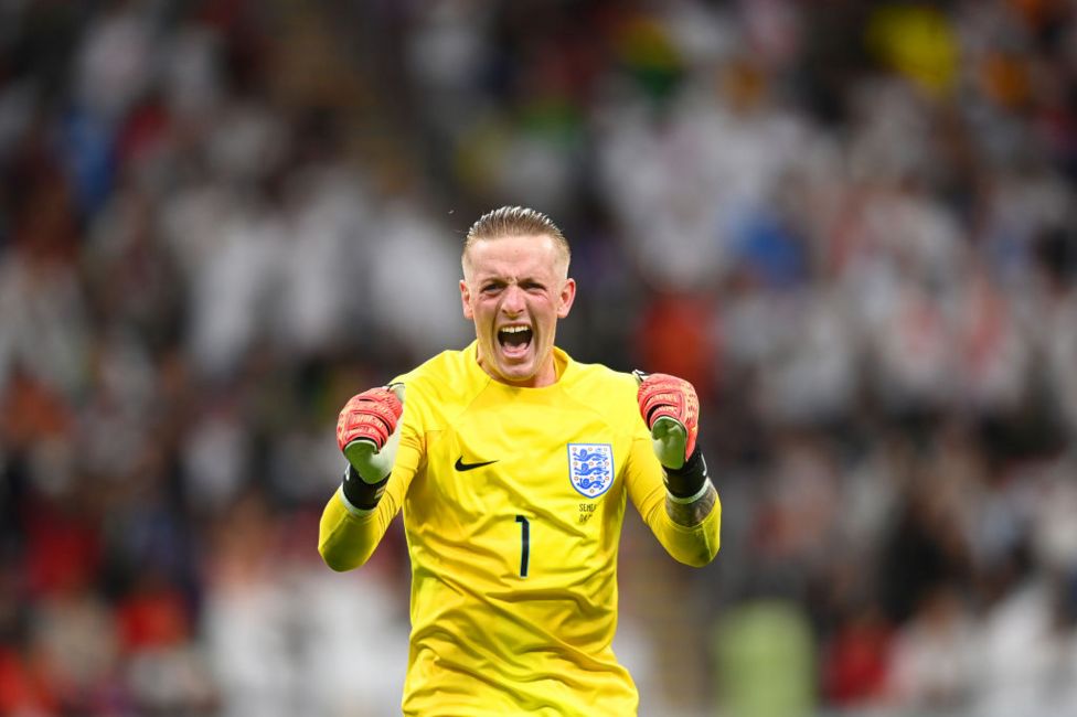 Everton: Pickford praised by Southgate for landmark cap - BBC Sport