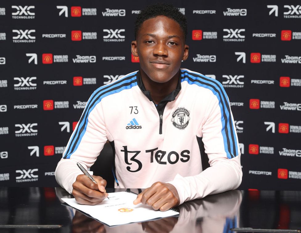 Man Utd: Mainoo commits future to club - BBC Sport