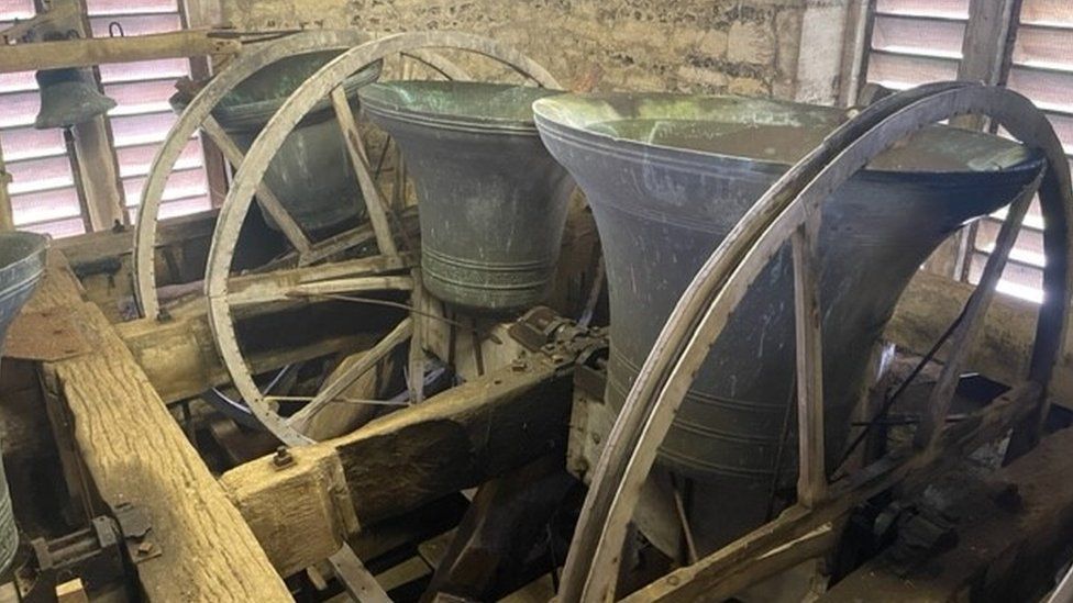 Frampton's church bells ring out after decades of silence - BBC News