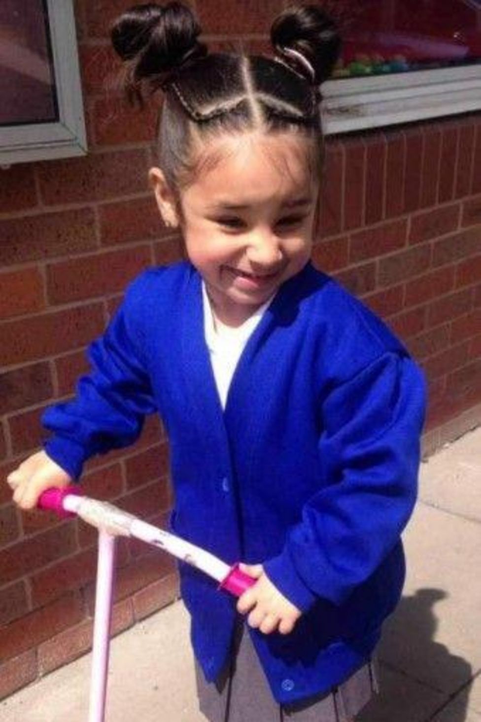 Rowley Regis school to arrange funeral of stabbed girl Shay Kang - BBC News