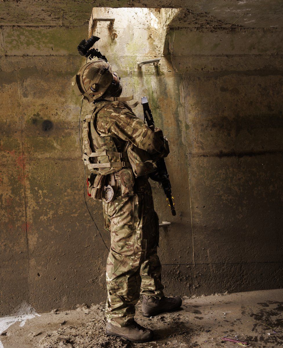 Army in training exercise beneath Leeds streets - BBC News