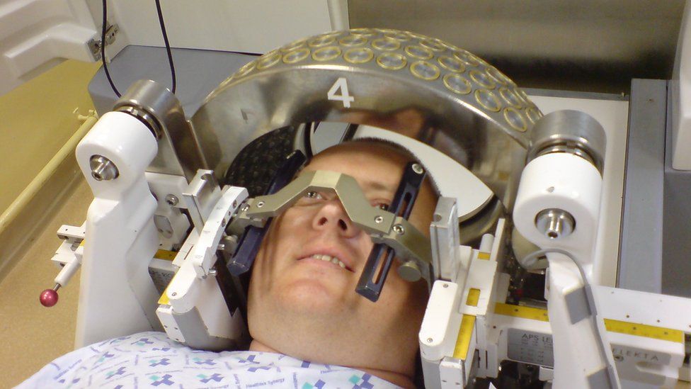 'Dwi eisiau ysbrydoli pobl i beidio colli calon' - BBC Cymru Fyw