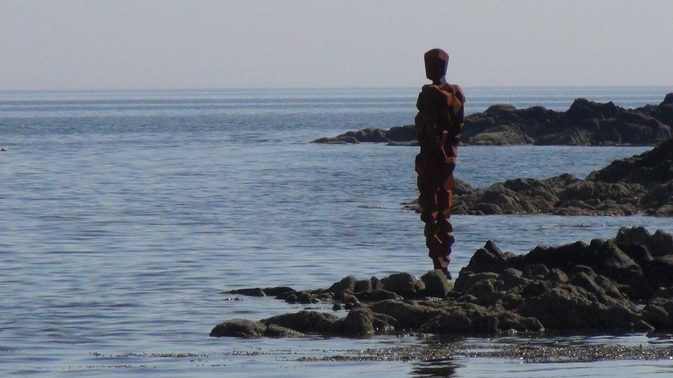 Antony Gormley sculpture gets permanent home - BBC News