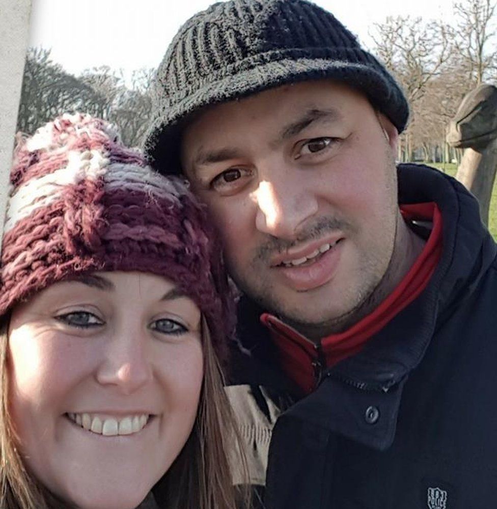 Bracelet containing dad's ashes stolen in Hull van theft - BBC News