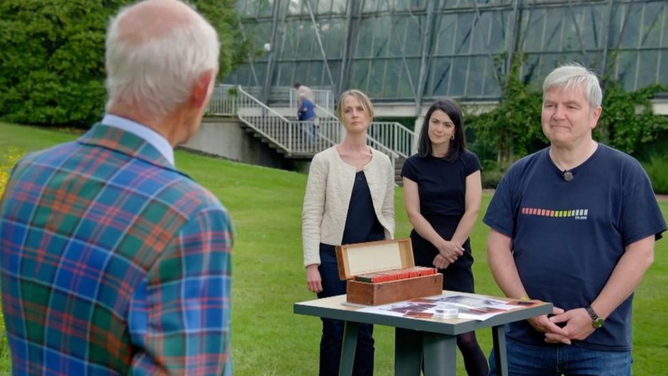 British Home Children: Antique box tells heart-breaking history - BBC News