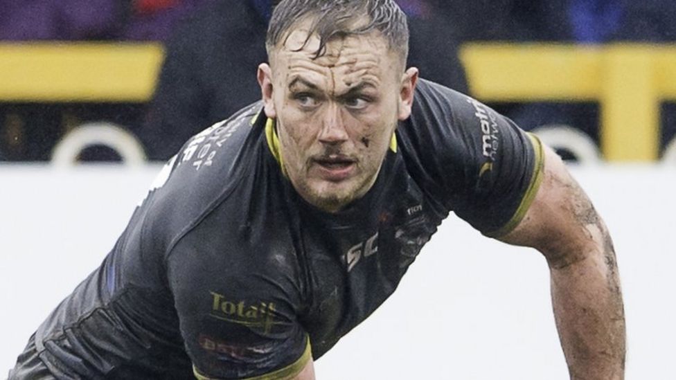 Matty Russell: Toronto Wolfpack sign Warrington Wolves full-back - BBC ...