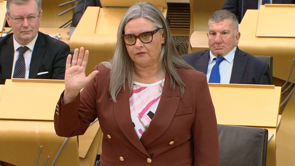 New MSP first to swear allegiance to King Charles - BBC News