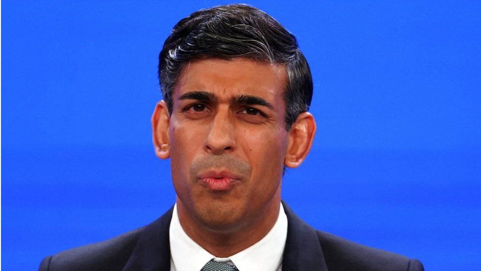 Will Scotland sign up to Sunak's smoking ban? - BBC News