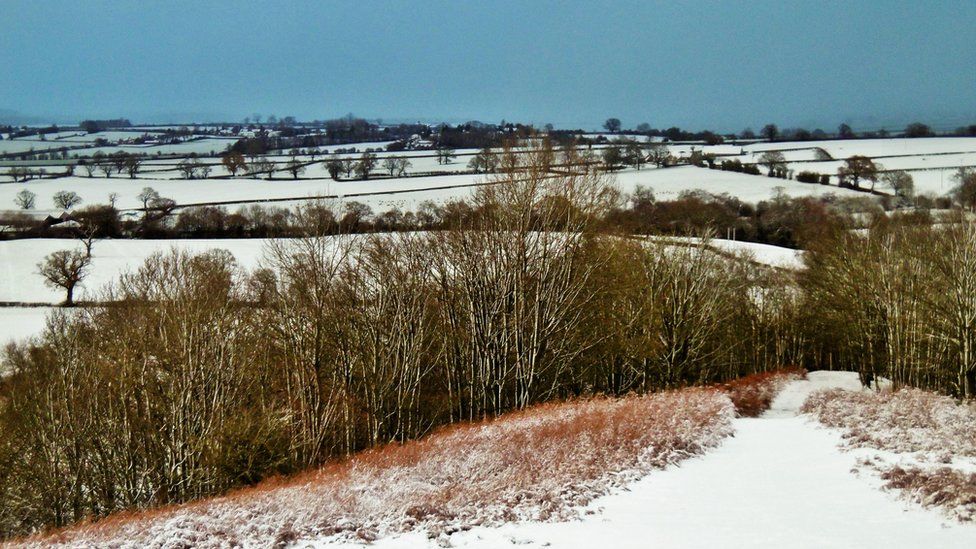 Snowfall across England: In Pictures - BBC News