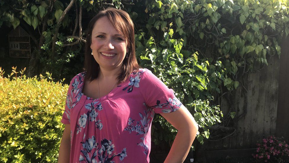 Coronavirus: Are children able to adhere to social distancing? - BBC News