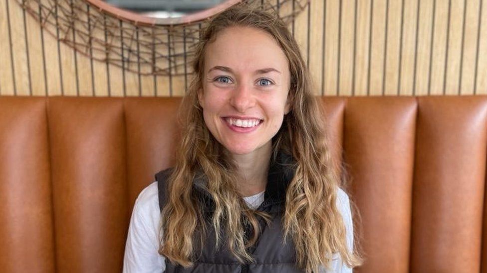 Cwestiwn arolwg i blant am ddelwedd eu corff yn 'ansensitif' - BBC ...