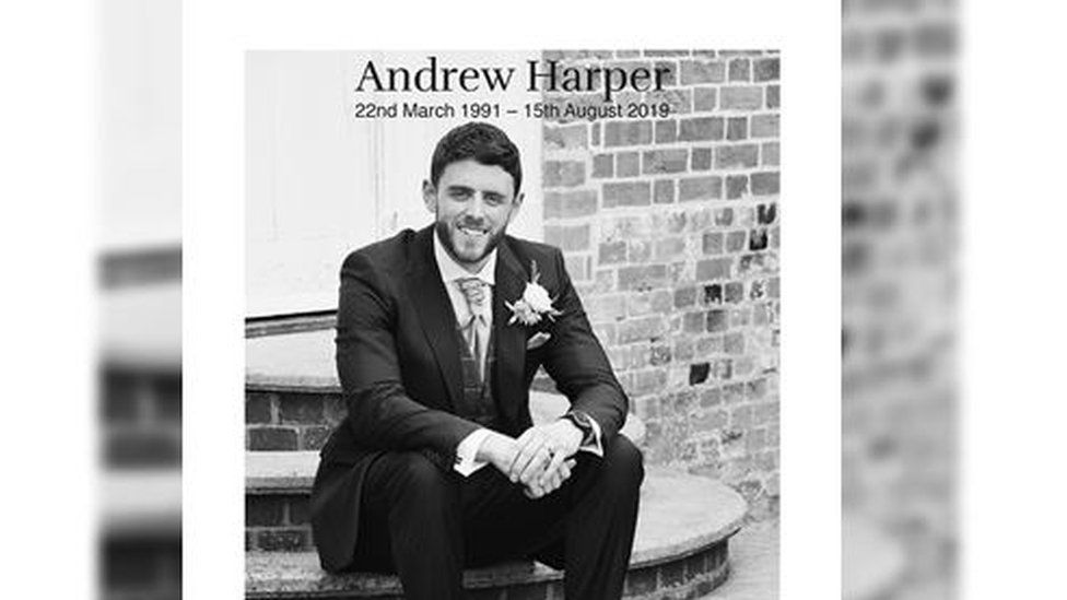 PC Andrew Harper: Hundreds of mourners attend funeral - BBC News