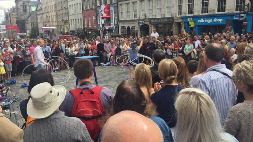 Surviving 24 hours at the Edinburgh Festival - BBC News