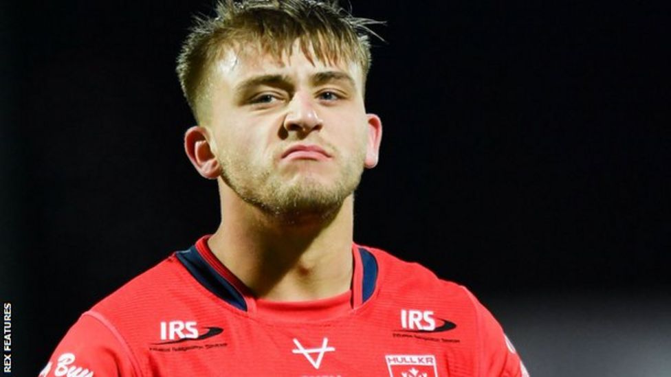 Mikey Lewis: Hull KR half-back out for up to two months - BBC Sport