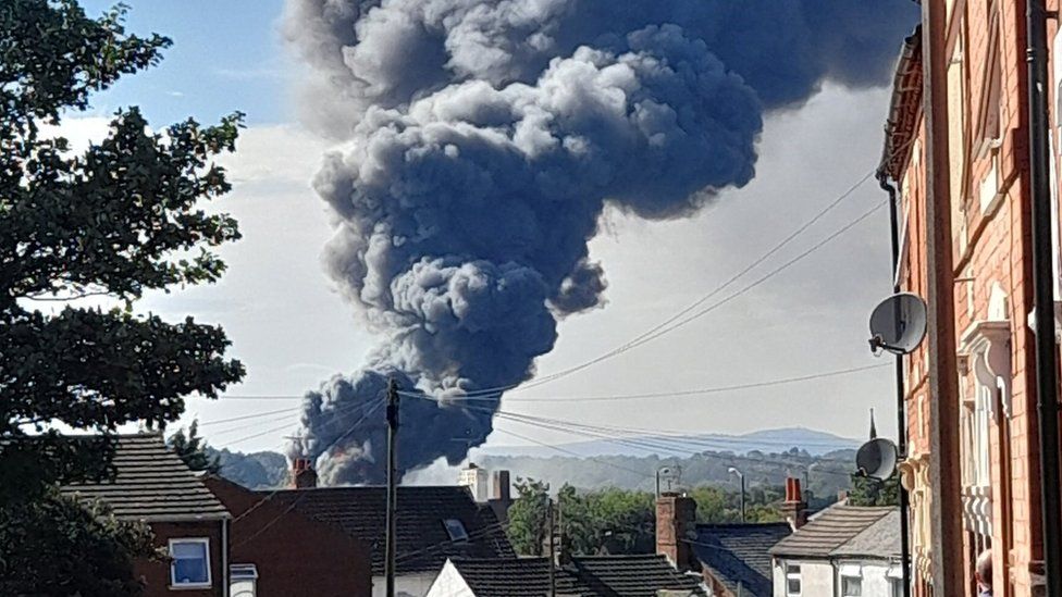 Businessman 'devastated' by Kidderminster fire - BBC News