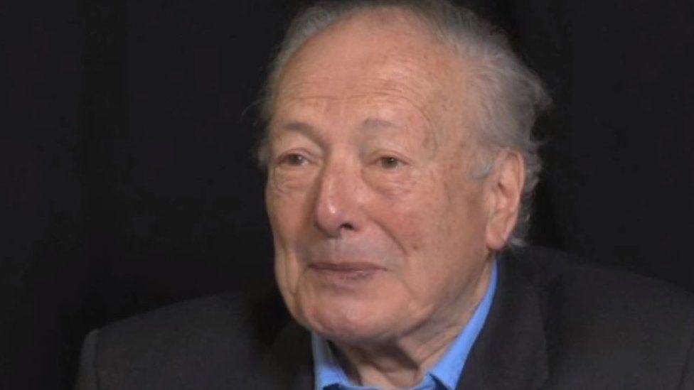 The Wicker Man director Robin Hardy dies - BBC News