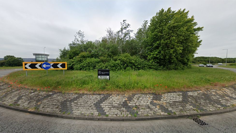 'Roundabout city' Milton Keynes could get 'hamburger' style island ...