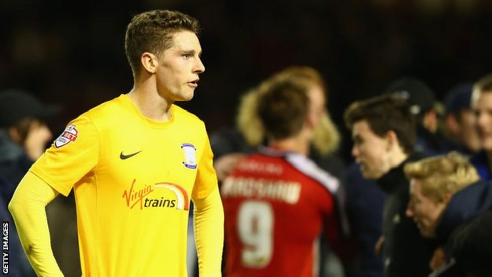 Calum Woods: Preston North End defender signs new contract - BBC Sport