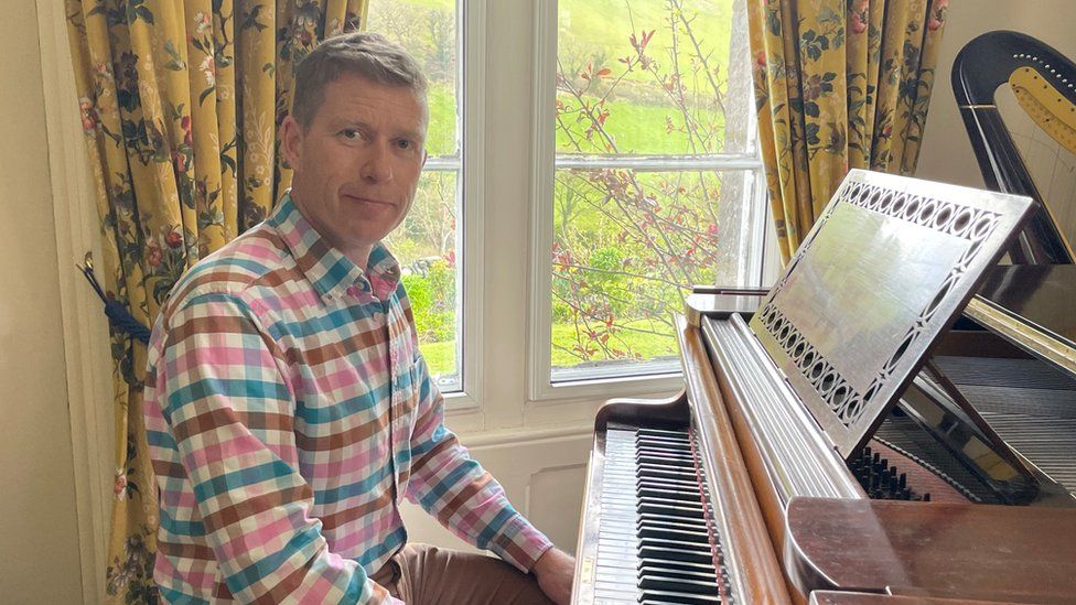 WNO: Dim perfformiad yn Llandudno yn 2025 - BBC Cymru Fyw