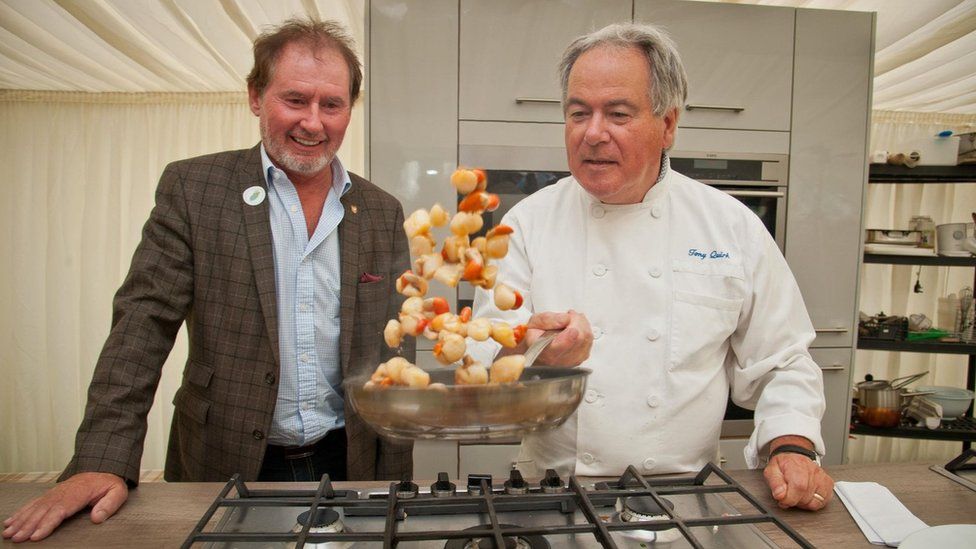 Queenies crowned Isle of Man's national dish - BBC News