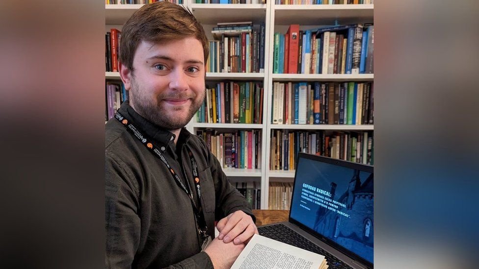 Cofio 60 mlynedd ers protest gyntaf Cymdeithas yr Iaith - BBC Cymru Fyw