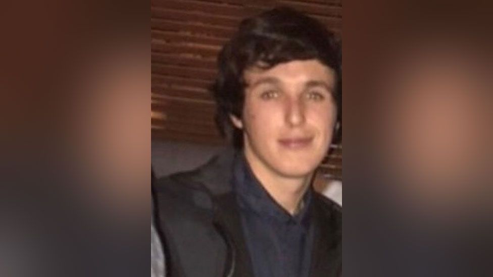 Second man held over Burscough double fatality car crash - BBC News