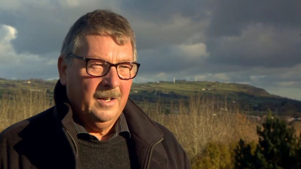 DUP MPs call for 'no surrender' to EU - BBC News