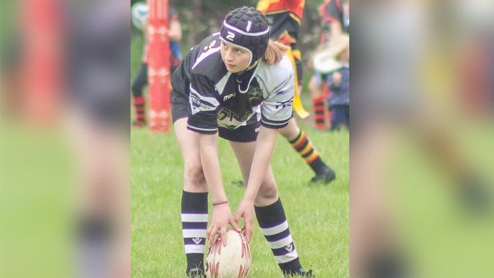 Rugby: Girls' plea to WRU to play last mixed games - BBC News