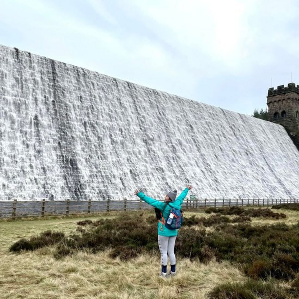 Ladybower Reservoir's overflowing 'plug holes' attract photographers ...