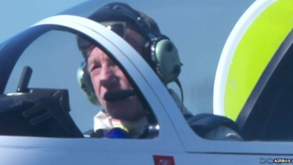 Row of 'first' cross Channel electric flight - BBC News