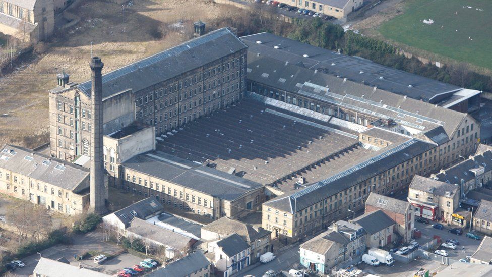 Historic England: 'Urgent need' to save West Yorkshire's mills - BBC News