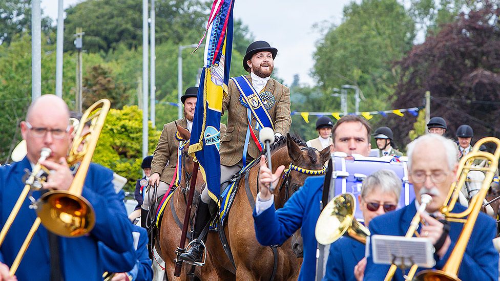 In pictures: Lauder Common Riding - BBC News