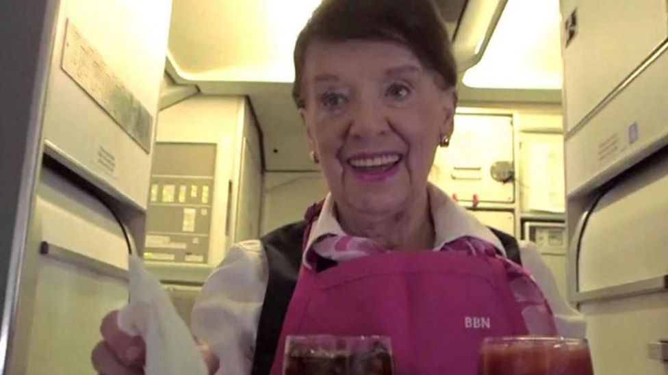 Bette Nash: World's longest-serving flight attendant dies at 88 - BBC News