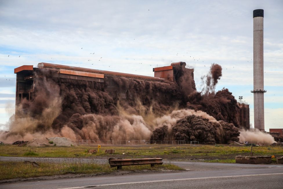 Former Redcar steel-making plant building demolished for scrap - BBC News