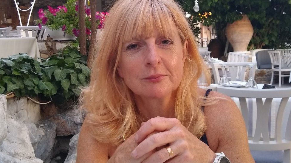 Merched, y menopos, a chael 'fy mywyd yn ôl' - BBC Cymru Fyw