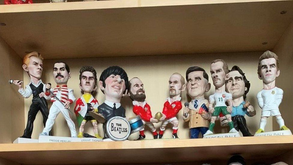 Y dyn sydd efo dros 150 o Groggs - BBC Cymru Fyw