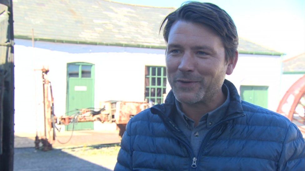 The Crown promises 'truth and dignity' for Aberfan story - BBC News