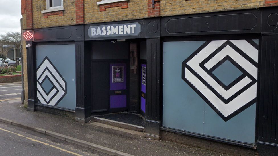 Chelmsford: Police called to under-18s night at Bassment bar - BBC News