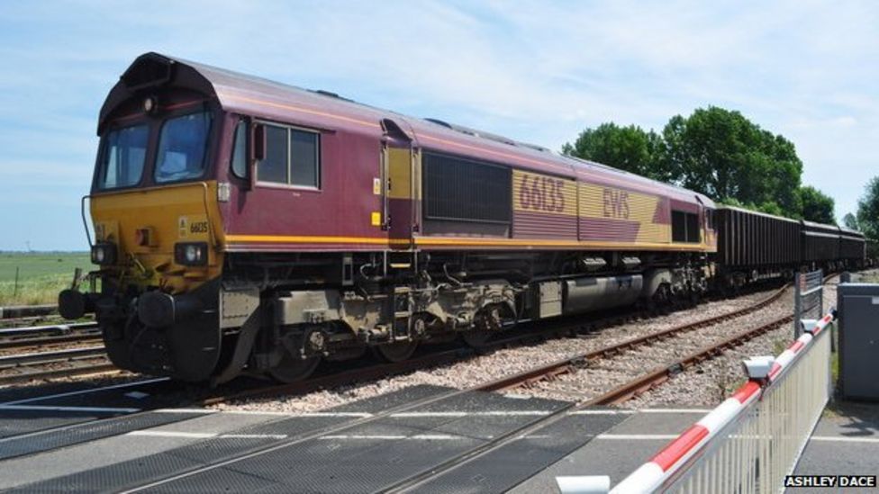 DB Schenker to cut 234 rail freight jobs - BBC News