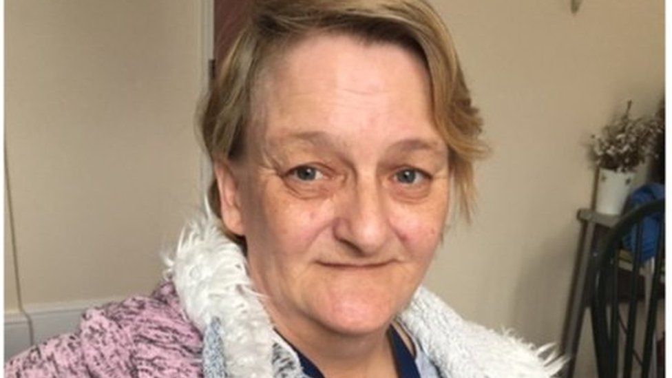 Alcohol-related brain damage: 'I was paid in lager to babysit' - BBC News