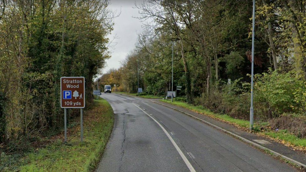 Driver of car involved in fatal Swindon collision released - BBC News