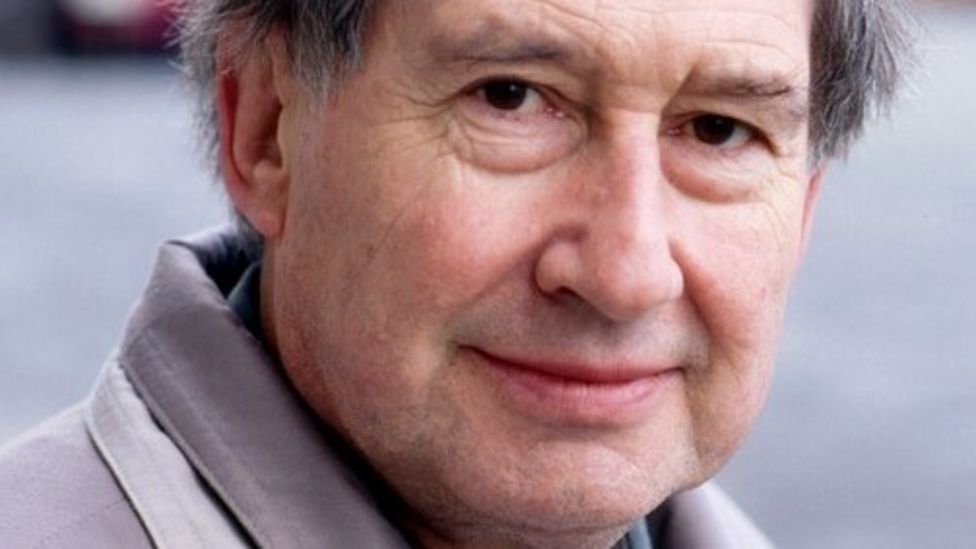 Cleese and Fry lead tributes to Reggie Perrin writer - BBC News