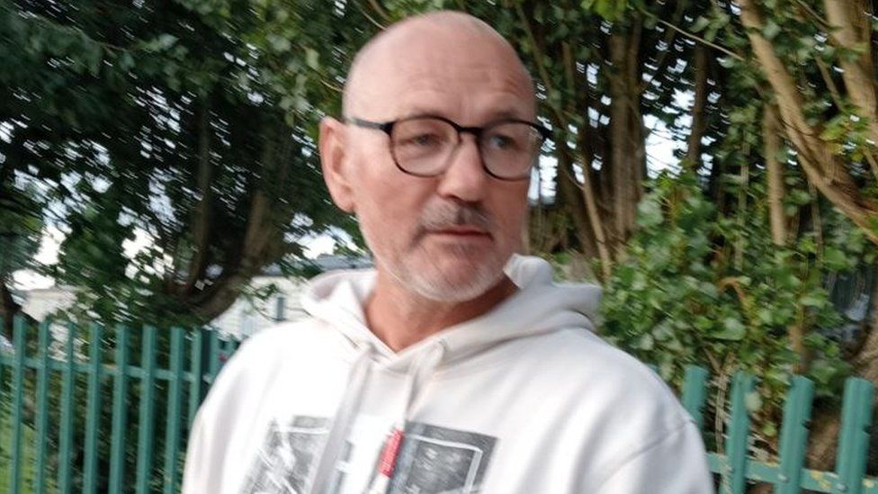 Danny Bell: Family pay tribute to bus driver killed in A52 crash - BBC News