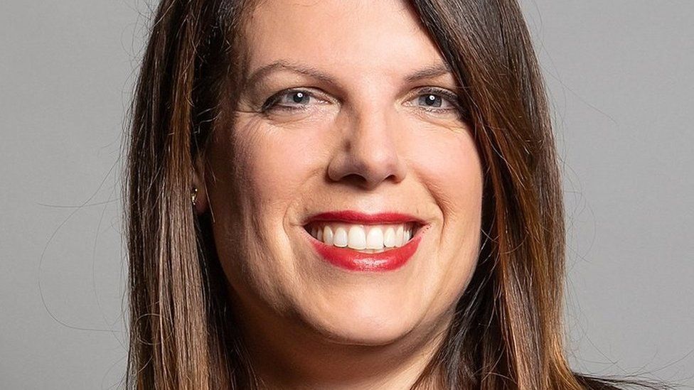 HRT crisis: Shortage caused woman to have panic attack - BBC News