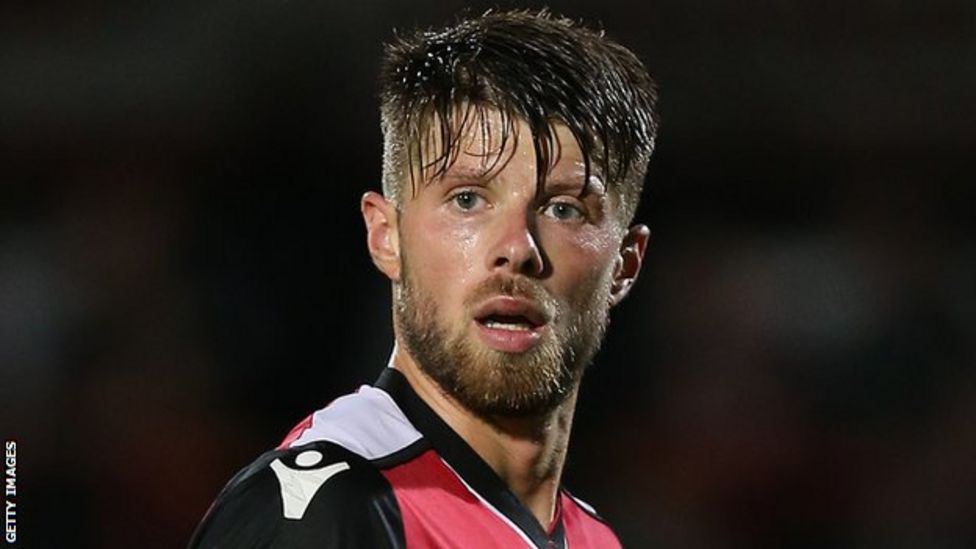 Jason Oswell: Morecambe striker joins National League Wrexham - BBC Sport