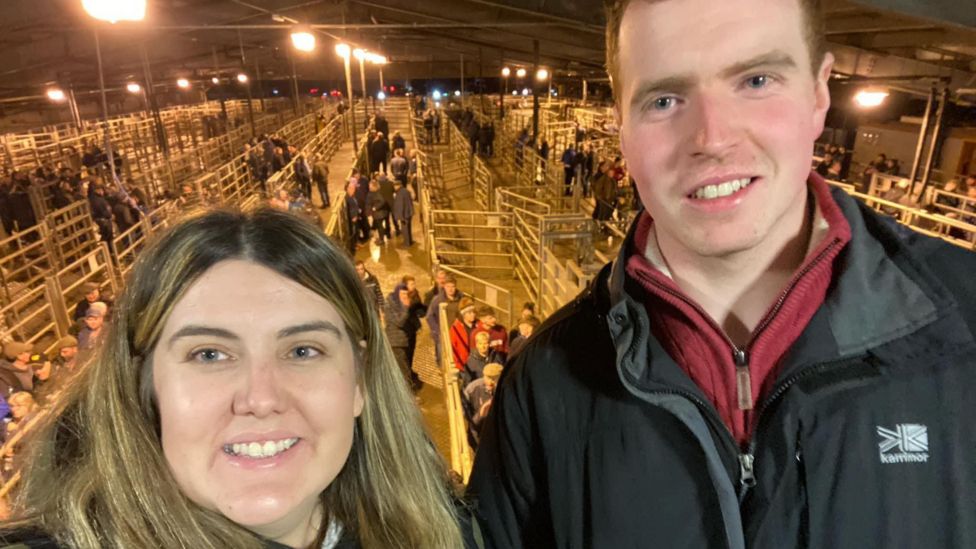 'Dwi'n ystyried ffermio dramor yn sgil cynllun amaeth Cymru' - BBC ...